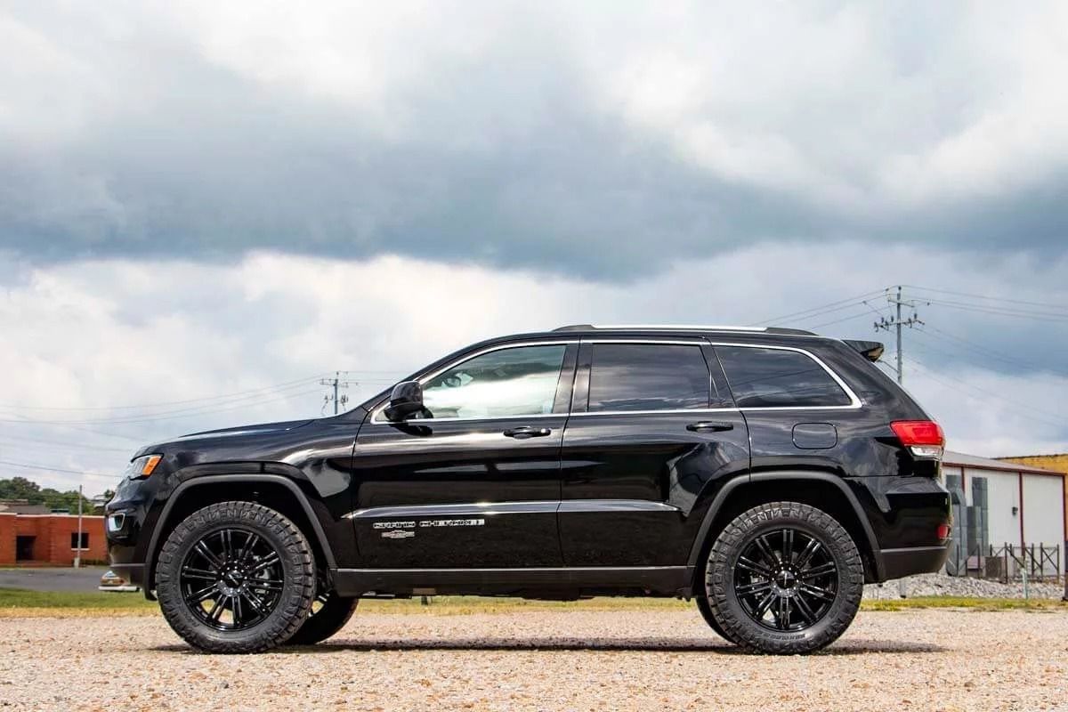 Jeep Grand Cherokee WK2 Kit de elevación Rough Country 2.5 (11-22) | VAPAL
